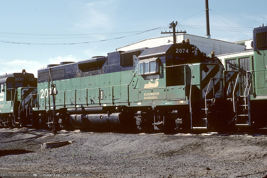 BN GP38 2074